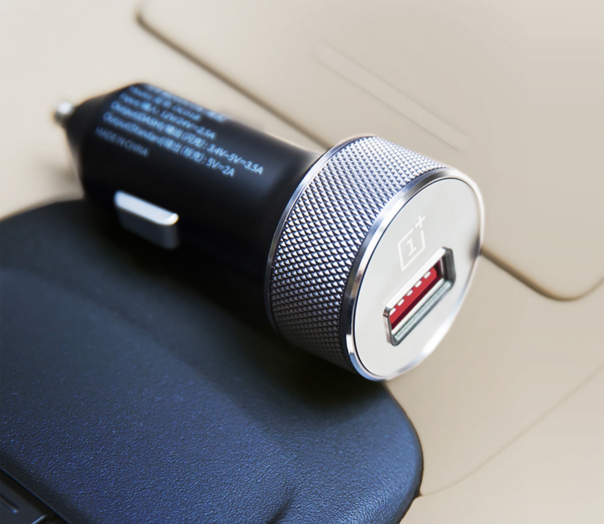OnePlus Fast Charge Car Charger - OnePlus (Portugal)